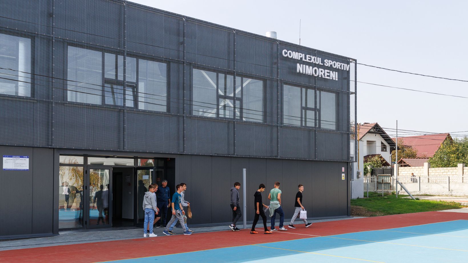 GALERIE FOTO/ Cum arată complexul sportiv din satul Nimoreni - cel mai ...