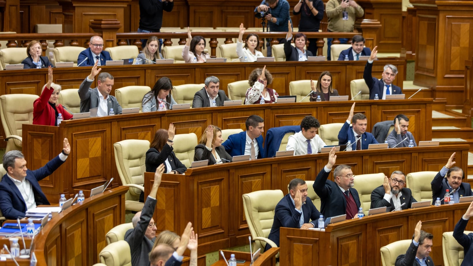 CEC va propune Curții Constituționale validarea a opt mandate de deputat