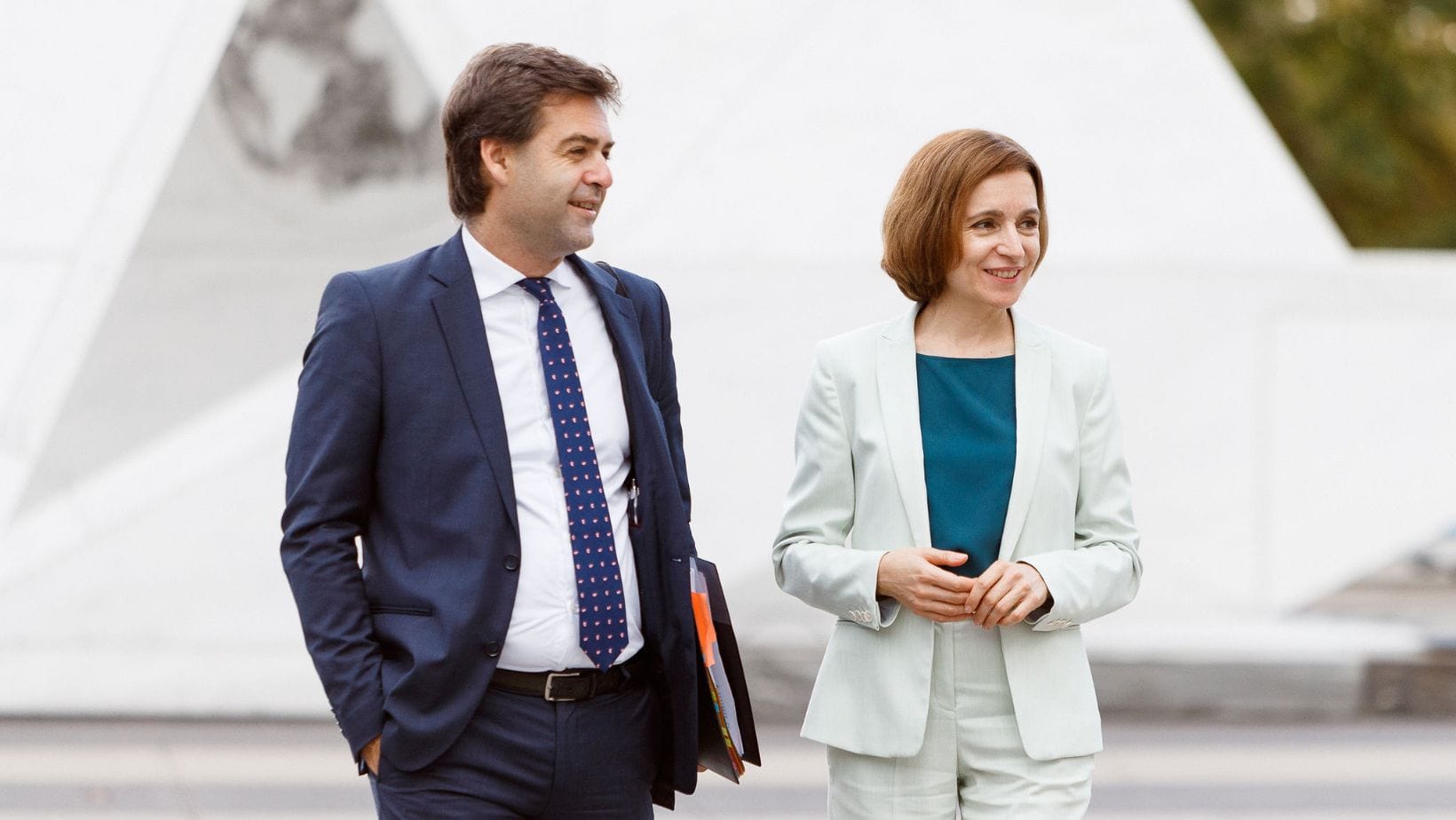 DOC/ Maia Sandu a acordat ranguri diplomatice pentru 14 funcționari MAE ...