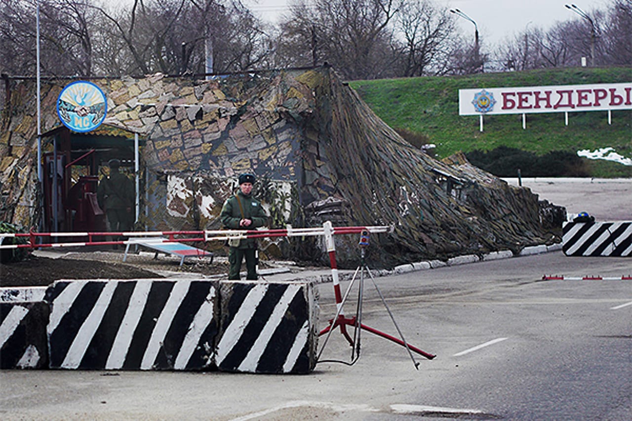 Tiraspolul vrea propriul drapel după ce militarii moldoveni au afișat ...
