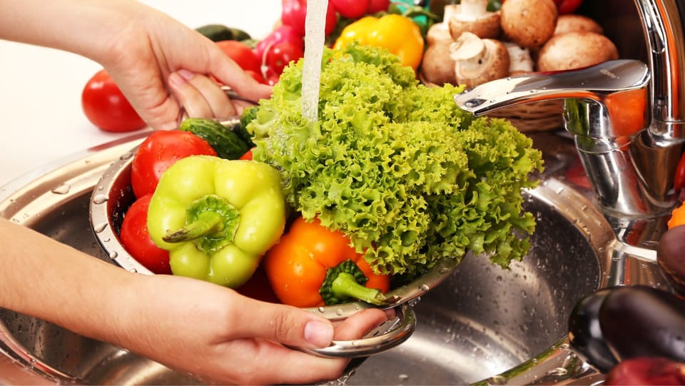 Cum reducem urmele de pesticide de pe fructe și legume? Recomandările ...